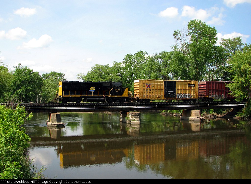WAMX 3531 leads Grand Elk 501 south across the St. Joe River